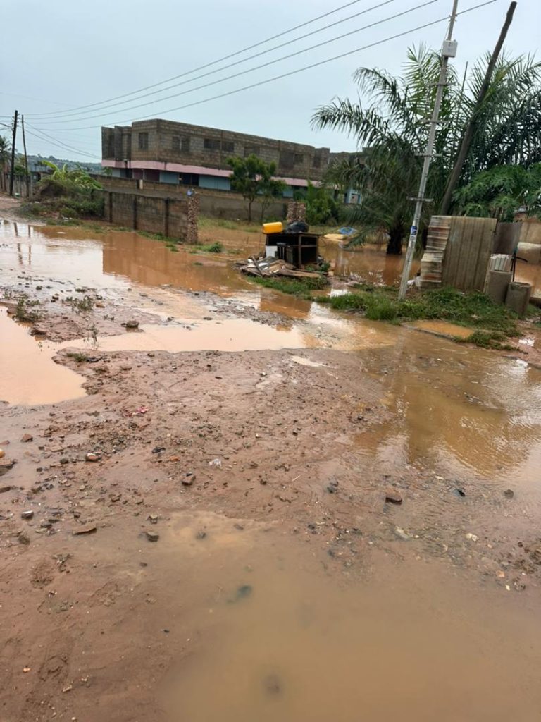 Parts of Accra flooded as Sunday rains cause disruptions